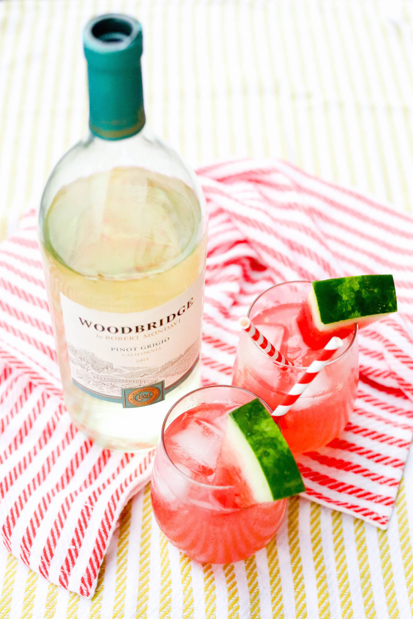 Charming Cocktails: Pinot Grigio Melonade | Charmingly Styled